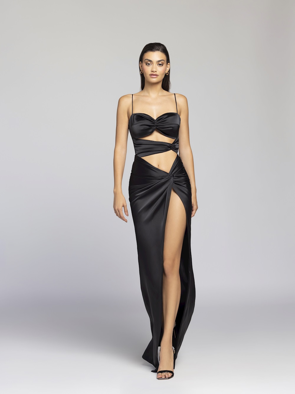 Cut-out dress with a slit in black - CLO - Official Website and Online boutique